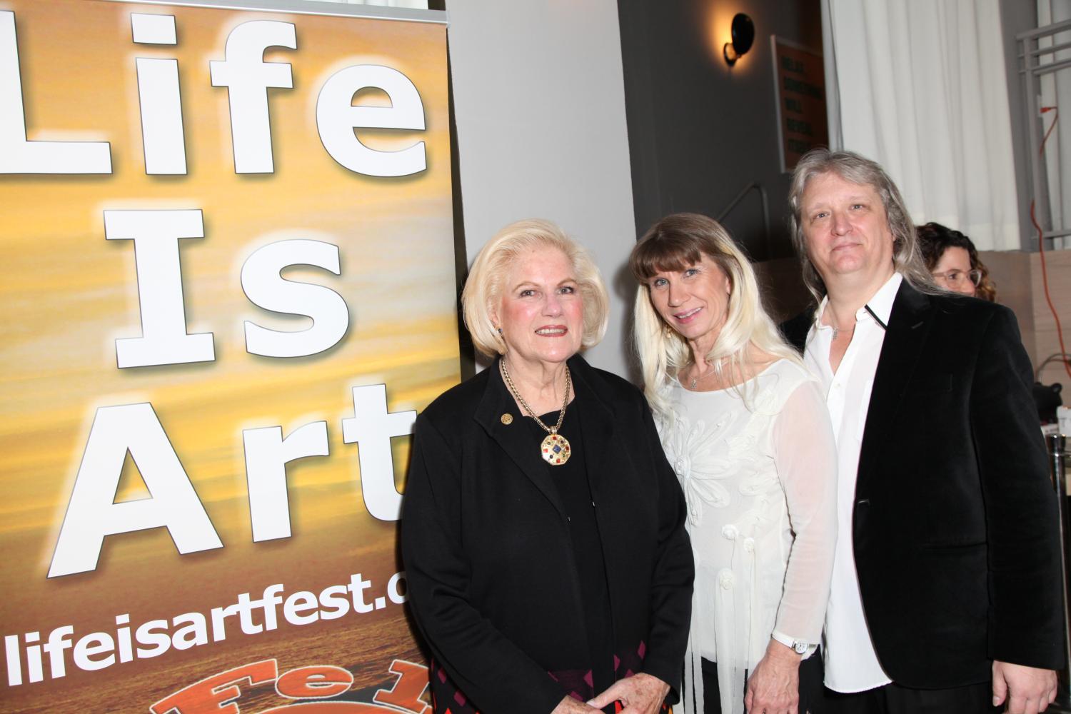 MAZ :: Gallery: "Life is Art 6th Anniversary Party.