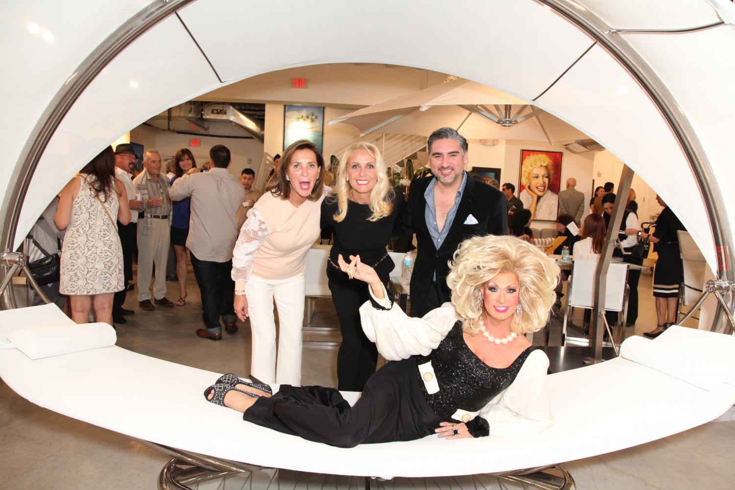 MAZ :: Gallery: Art Basel Week - Miami Art Fairs