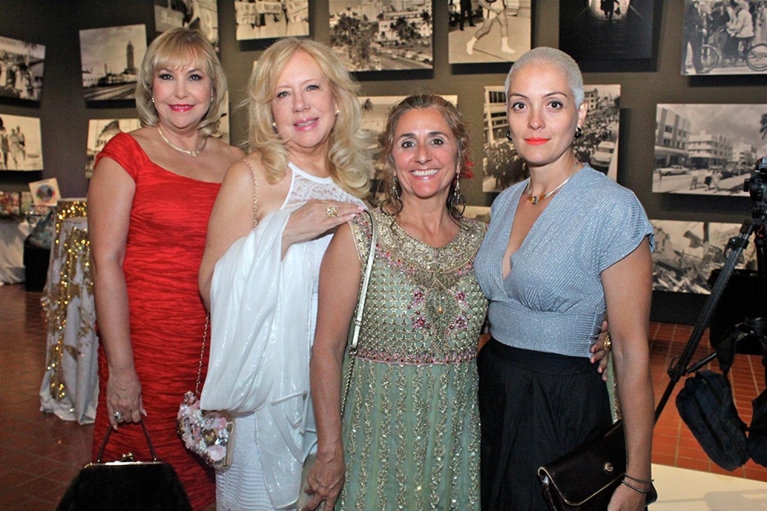 MAZ :: Gallery: Walter Mercado Exhibit
