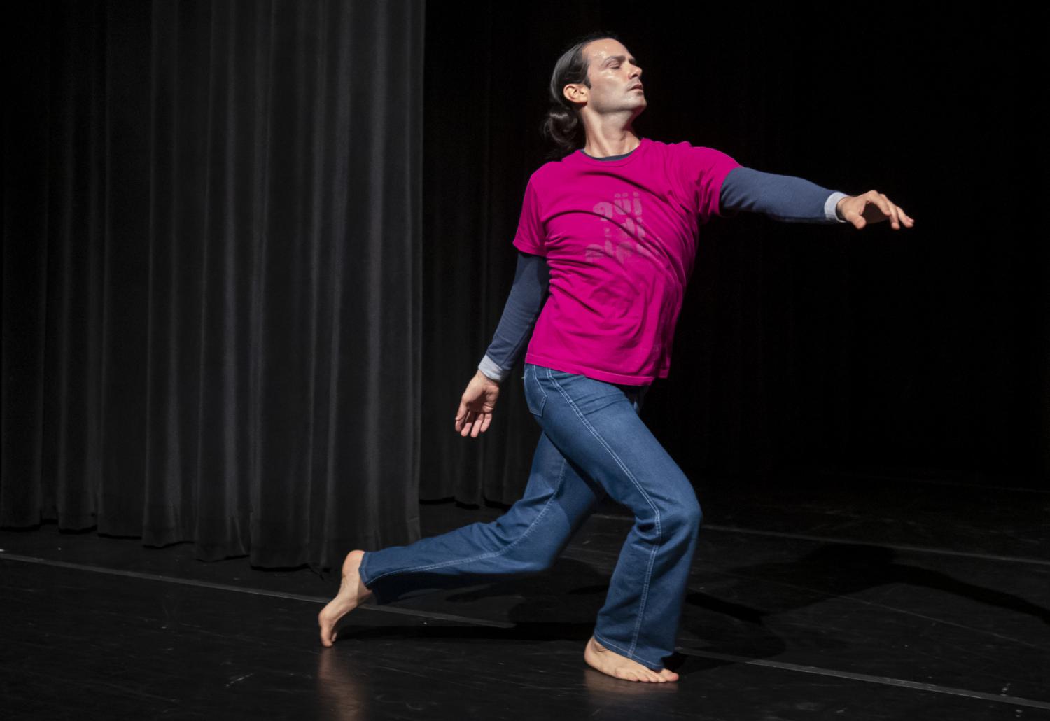 MAZ :: Gallery: Breaking the Wall: Dance Solos