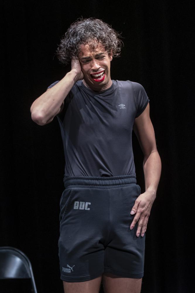 MAZ :: Gallery: Breaking the Wall: Dance Solos