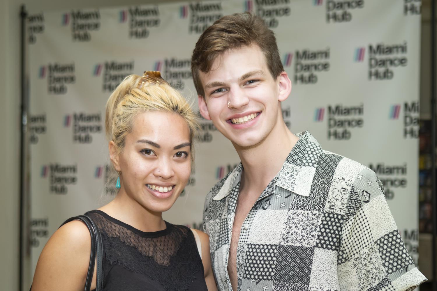 MAZ :: Gallery: Breaking the Wall: Dance Solos