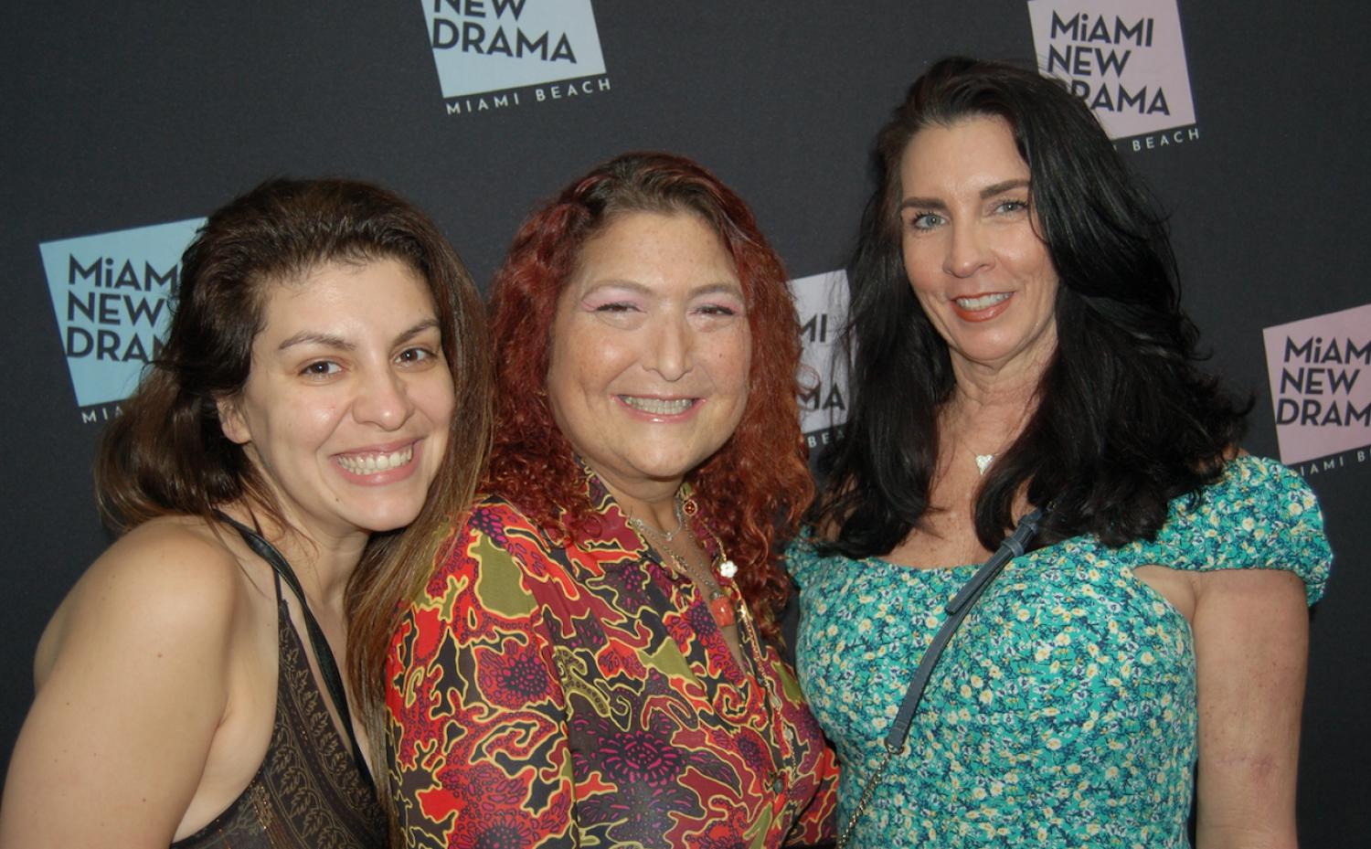 MAZ :: Gallery: 'Two Sisters' Opening at Miami New Drama