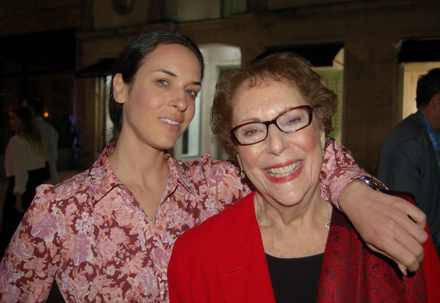 MAZ :: Gallery: 'Two Sisters' Opening at Miami New Drama